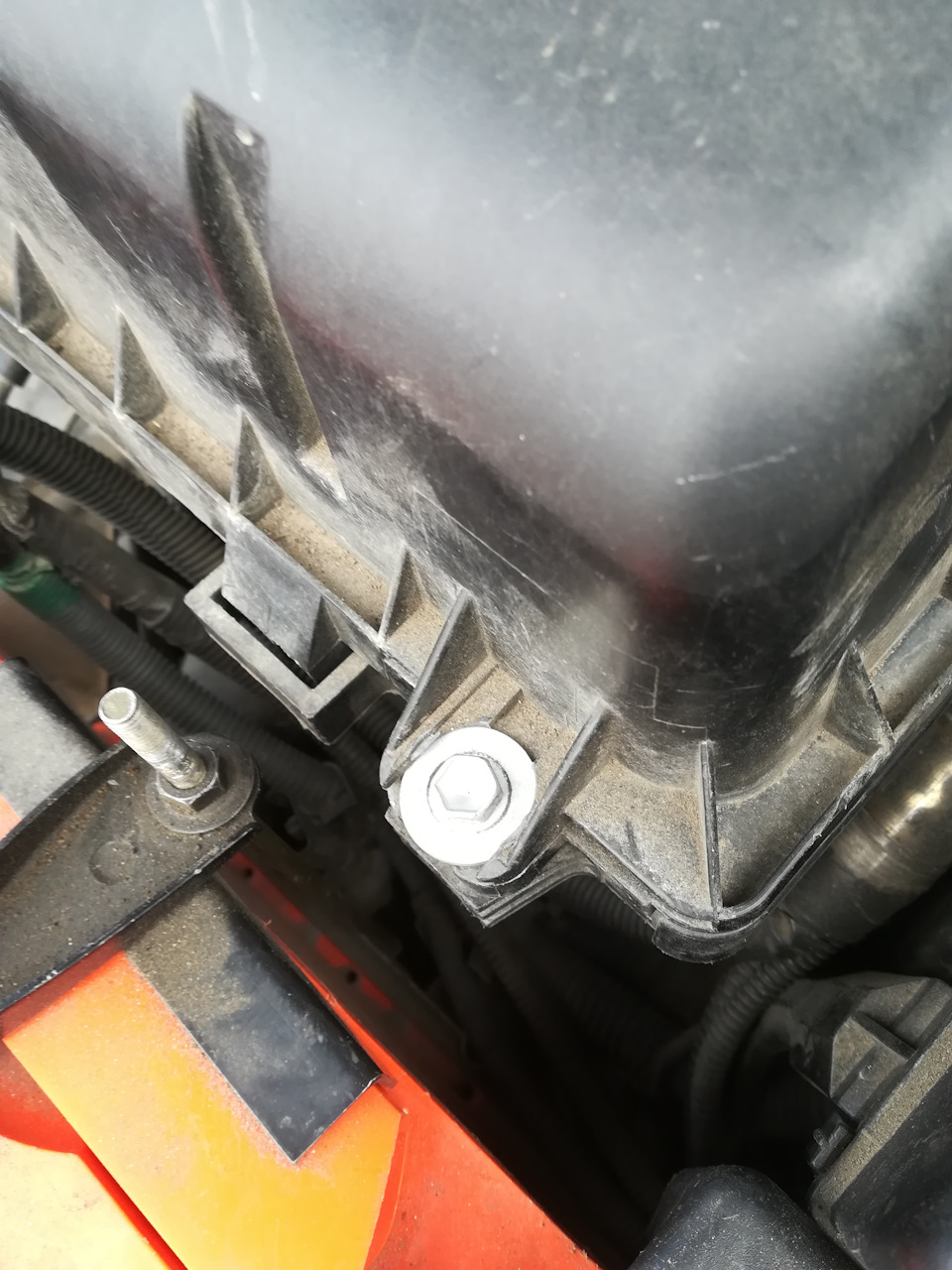 Оригинальные болты крепления воздушного фильтра — Toyota Camry (XV30 ...