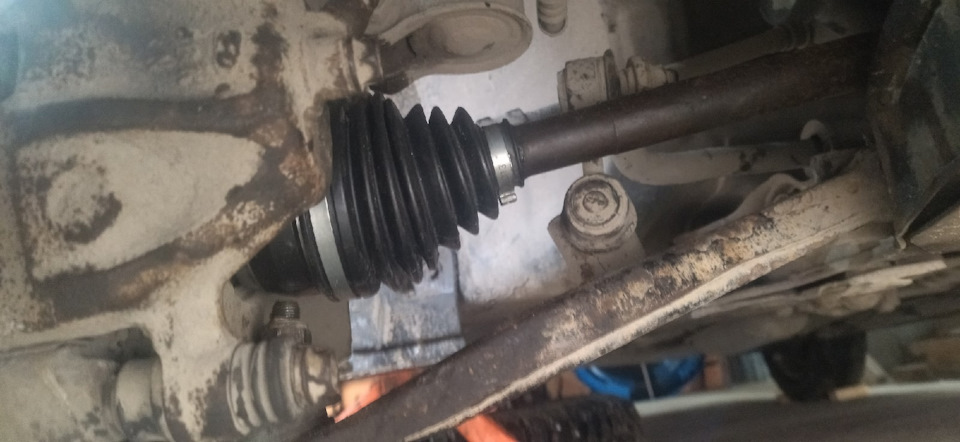 Замена ШРУСА — Hyundai Accent (2G), 1,5 л, 2008 года | своими руками ...