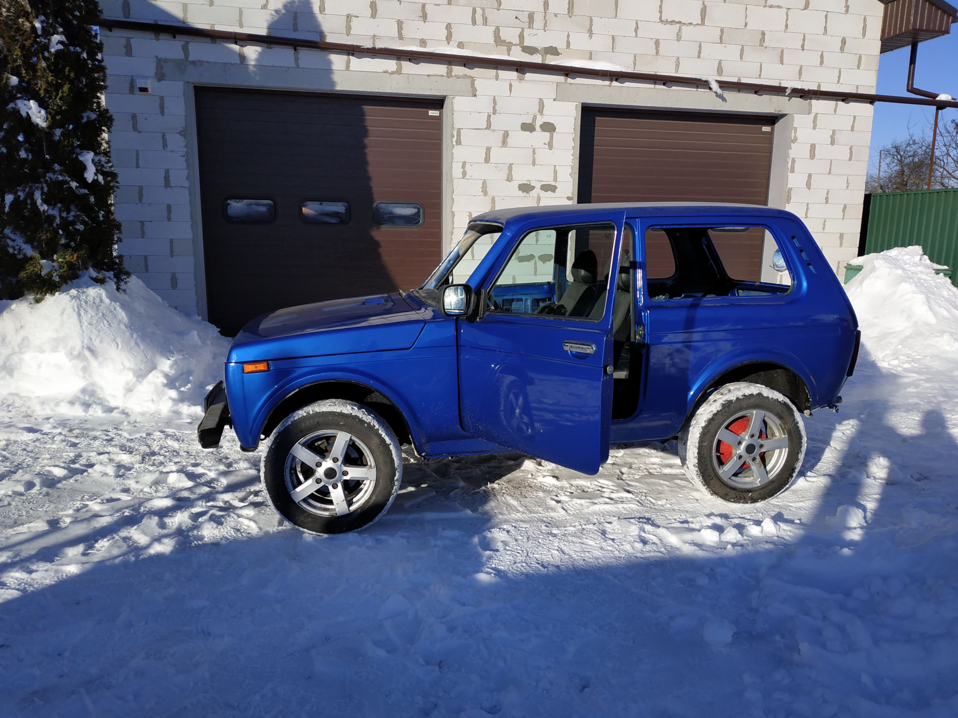 Аналог цвета Голубая планета- MAZDA 24A — Lada 4x4 3D, 1,7 л, 2012 года ...