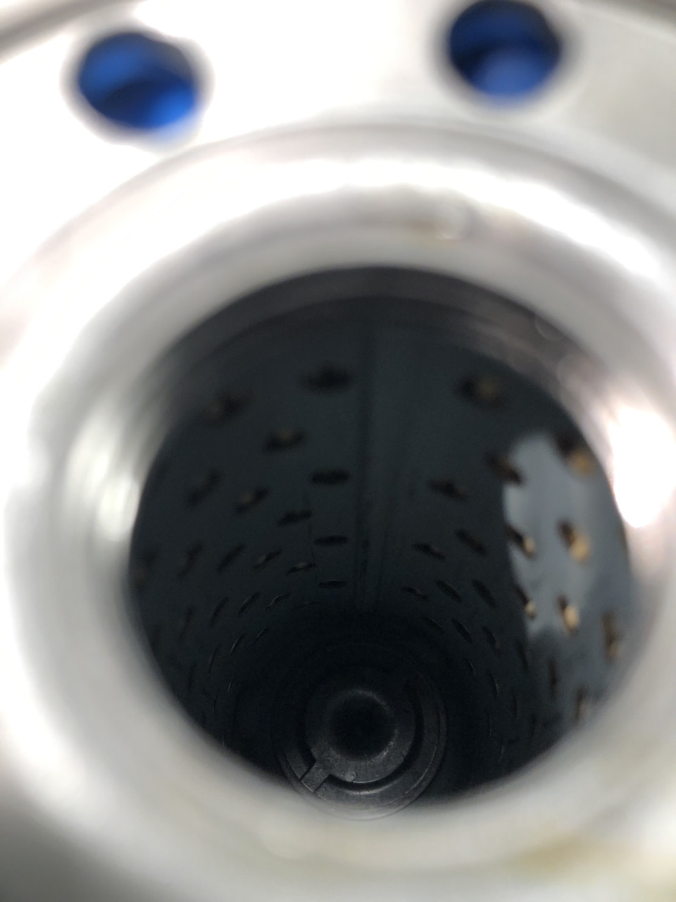 Внешнее визуальное сравнение оригинальных масляных фильтров для 6B31 ...