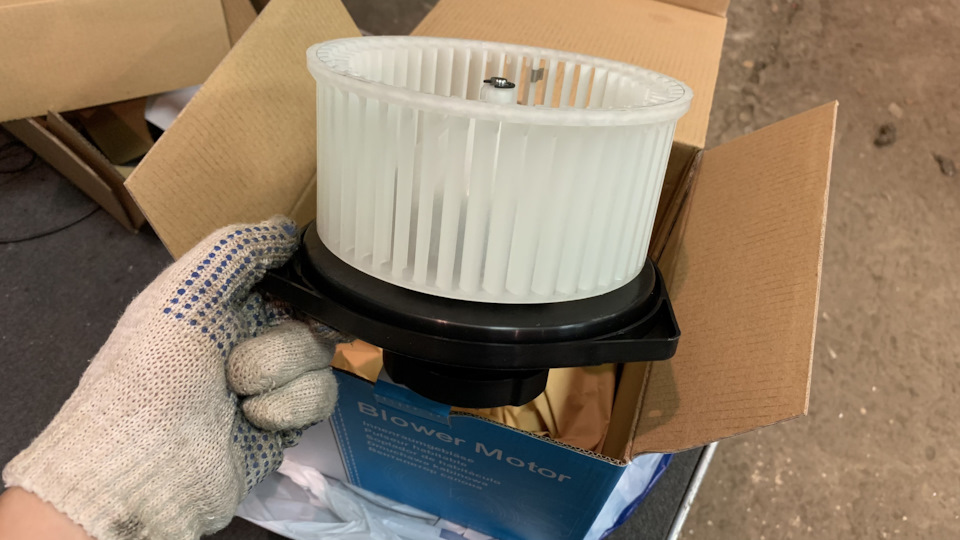 Ремонт вентилятора печки — Mitsubishi L200 (4G), 2,5 л, 2008 года ...