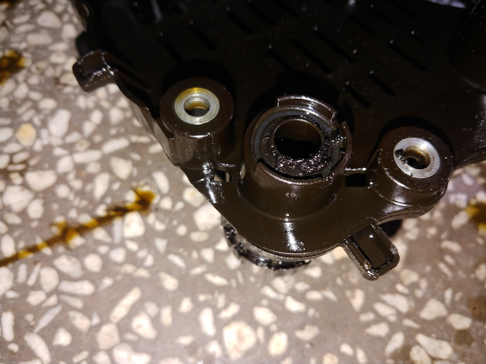 Замена обратного клапана 06H103156 в поддоне — Volkswagen Passat B6, 1 ...