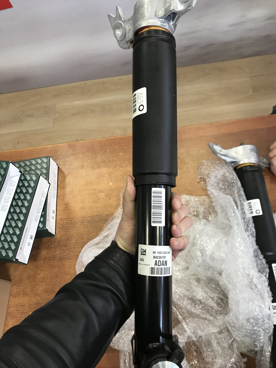 84226151 Задний амортизатор GM | Запчасти на DRIVE2