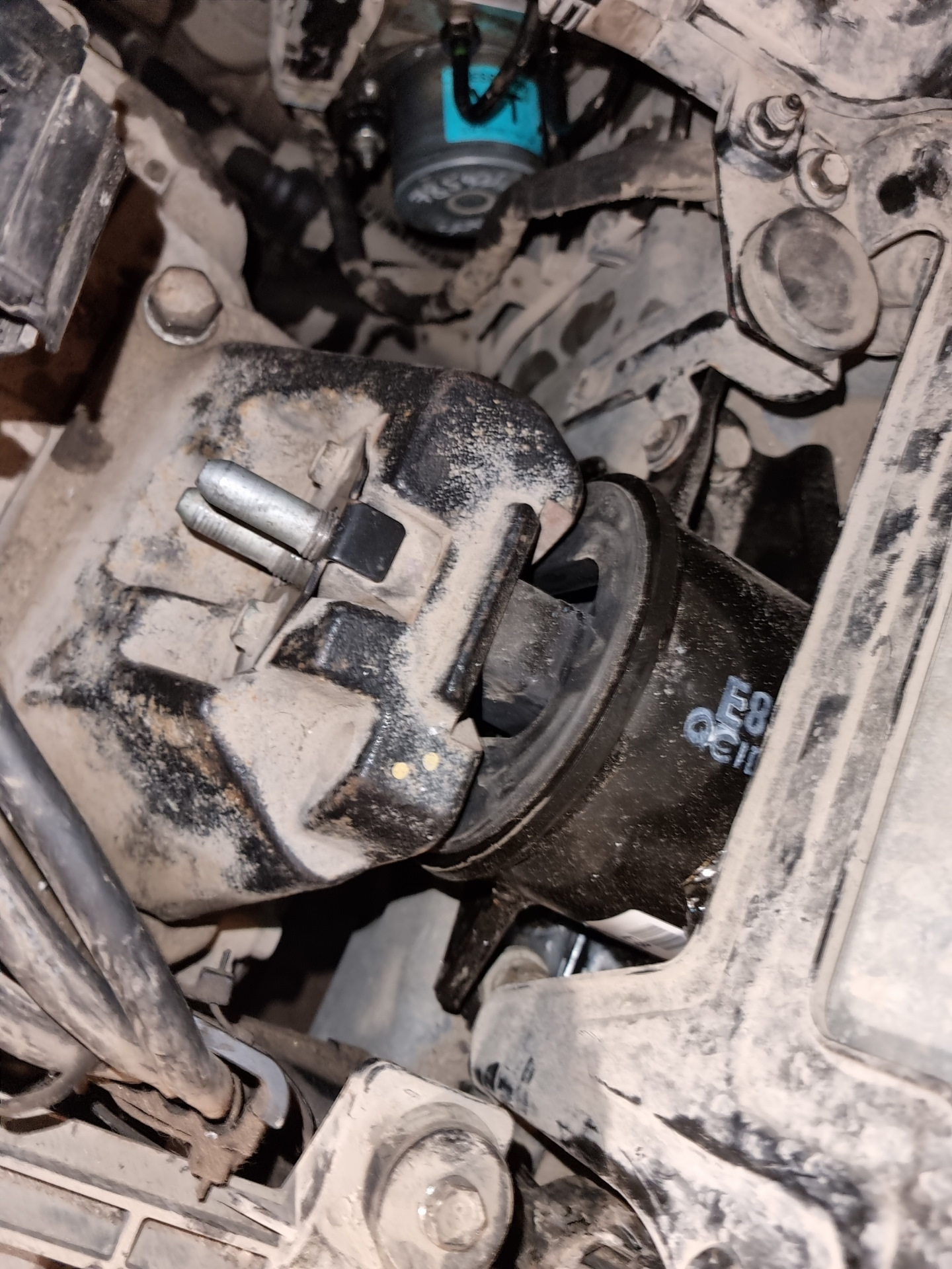 Подушки двигателя — Hyundai Sonata VI (YF), 2,4 л, 2013 года | запчасти ...