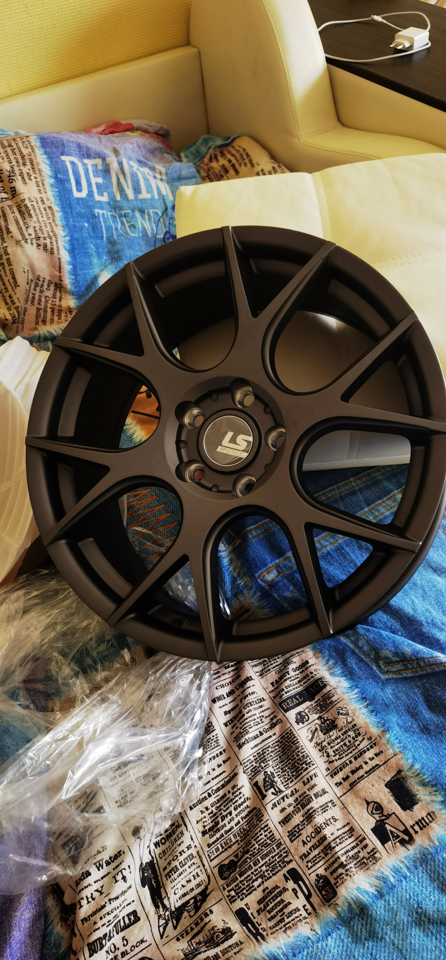 LS FlowForming RC07 — Mitsubishi Lancer X, 2 л, 2008 года | колёсные диски | DRIVE2