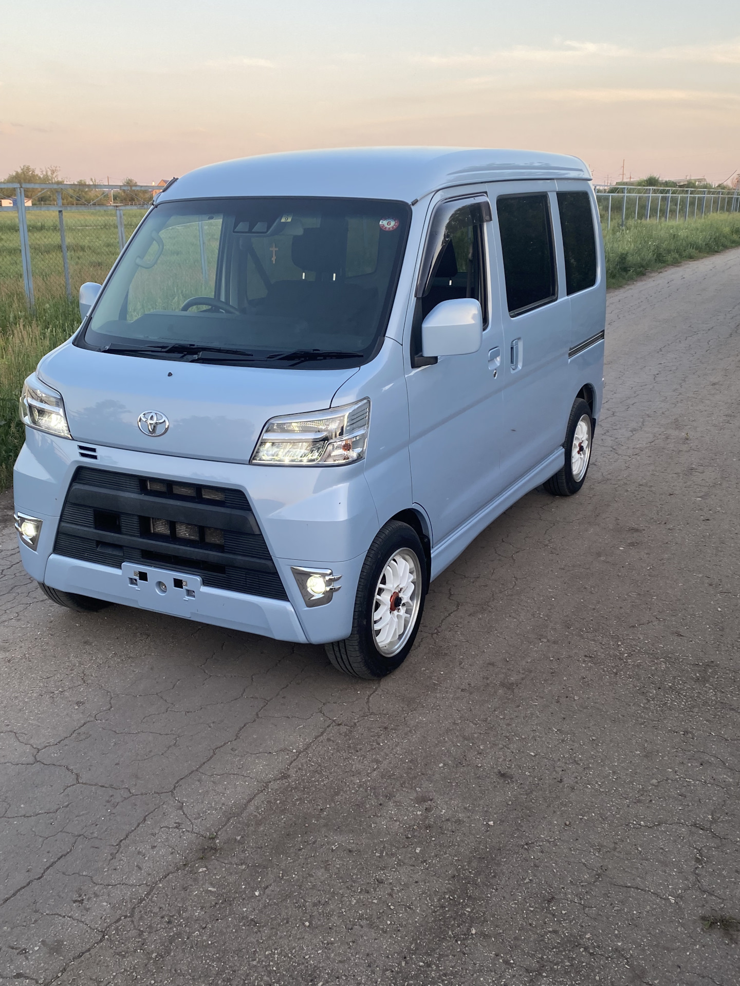 Окончательный внешний вид машины на 2024 год — Toyota Pixis Van (2G), 0 ...