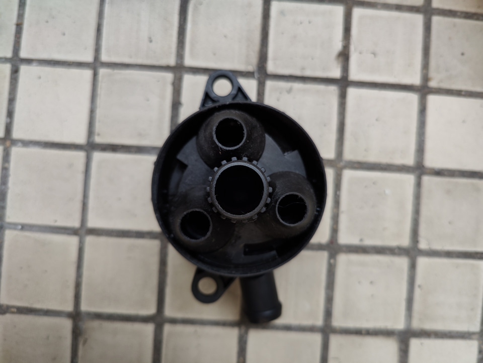 Замена маслоотделителя — Volkswagen Touareg (1G), 3 л, 2007 года ...