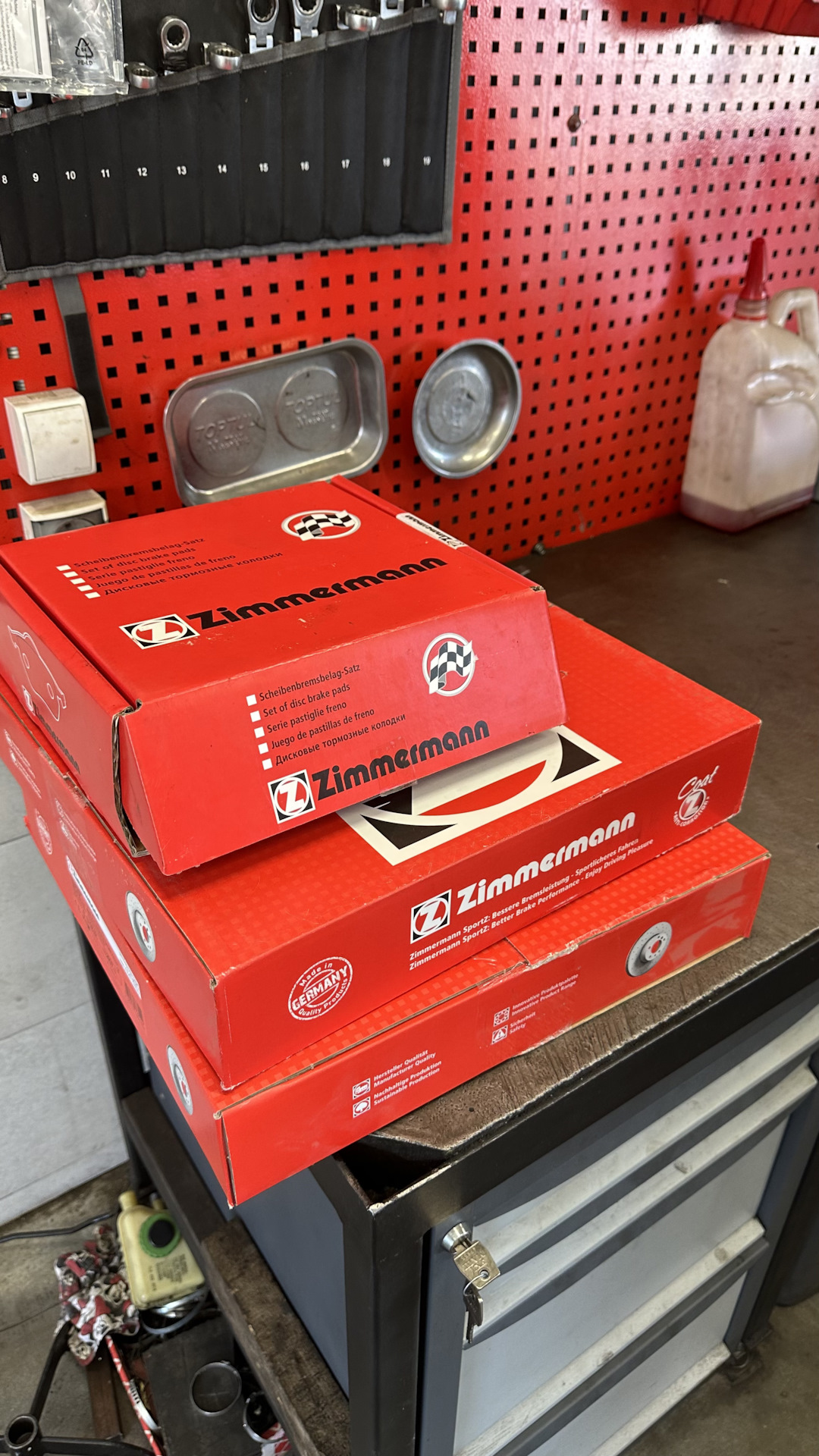 Замена тормозных дисков и колодок! — BMW 3 series (G20), 2 л, 2021 года | другое | DRIVE2