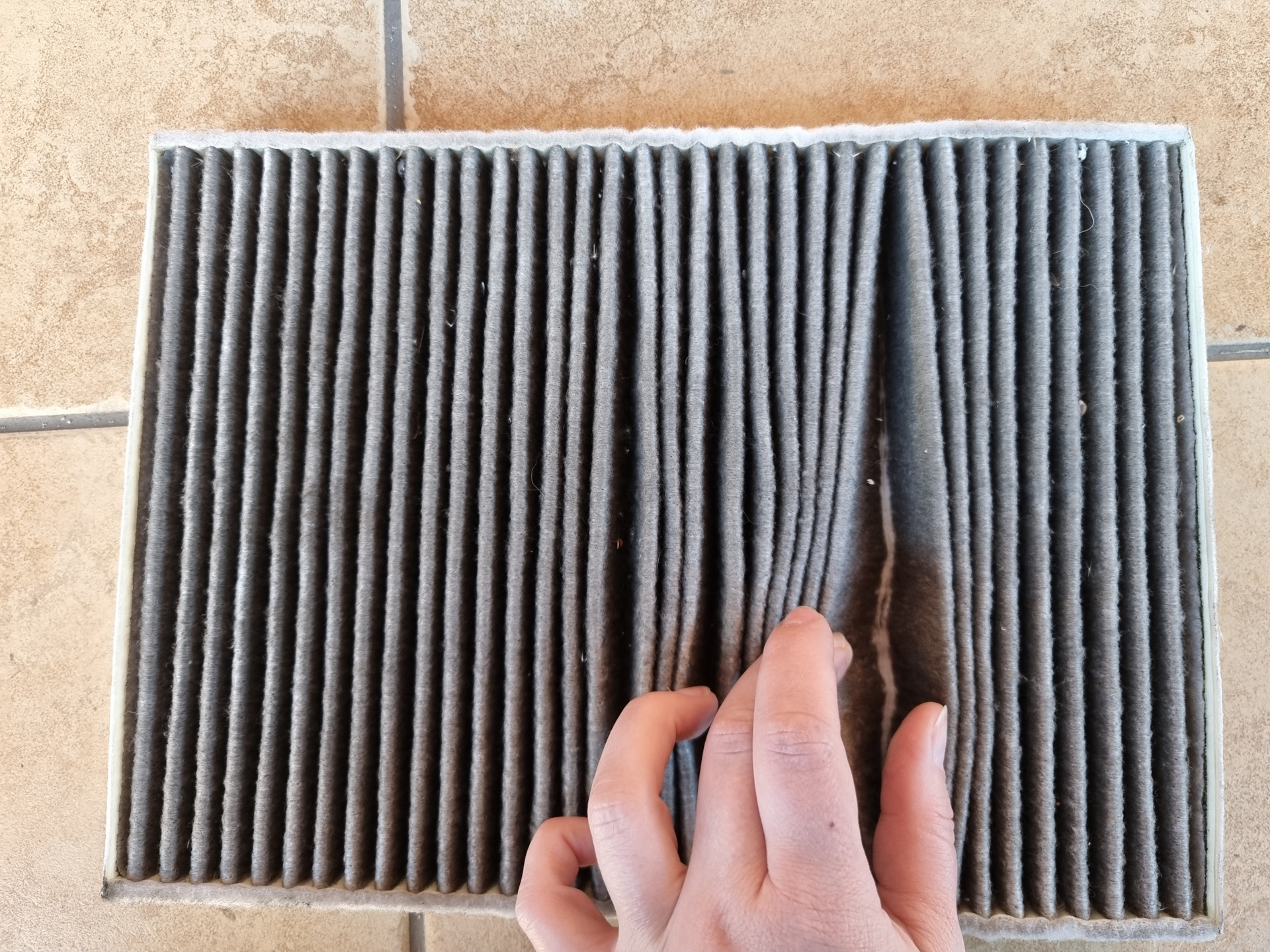 Замена фильтра салона — Audi A4 Allroad (B9), 2 л, 2016 года | своими ...