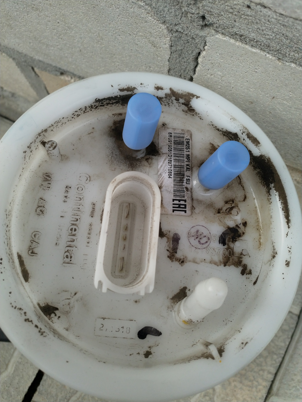 Перестала заводиться, умер бензонасос — Volkswagen Polo Sedan, 1,6 л ...