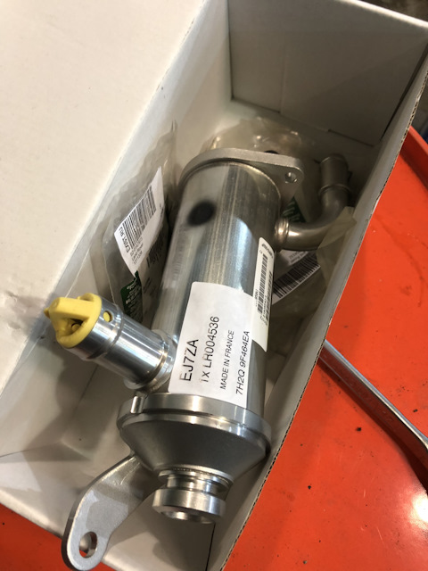 LR004536 ТЕПЛООБМЕННИК EGR Jaguar Land Rover | Запчасти на DRIVE2