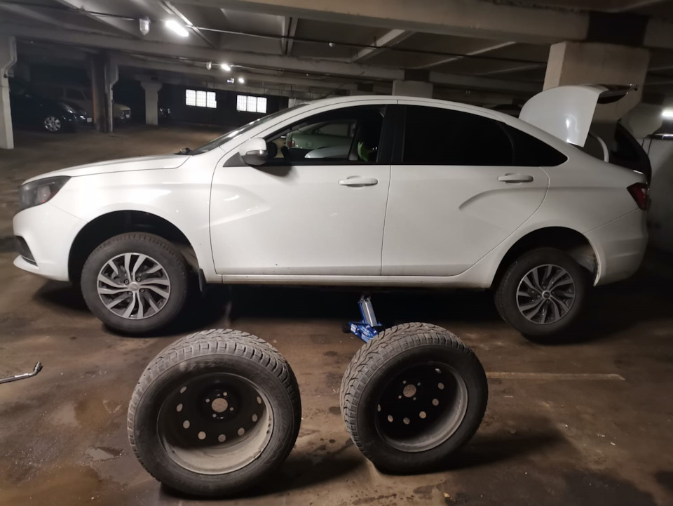 Смена колёс & очередные заглушки ступиц — Lada Vesta (1G), 1,6 л, 2018 ...