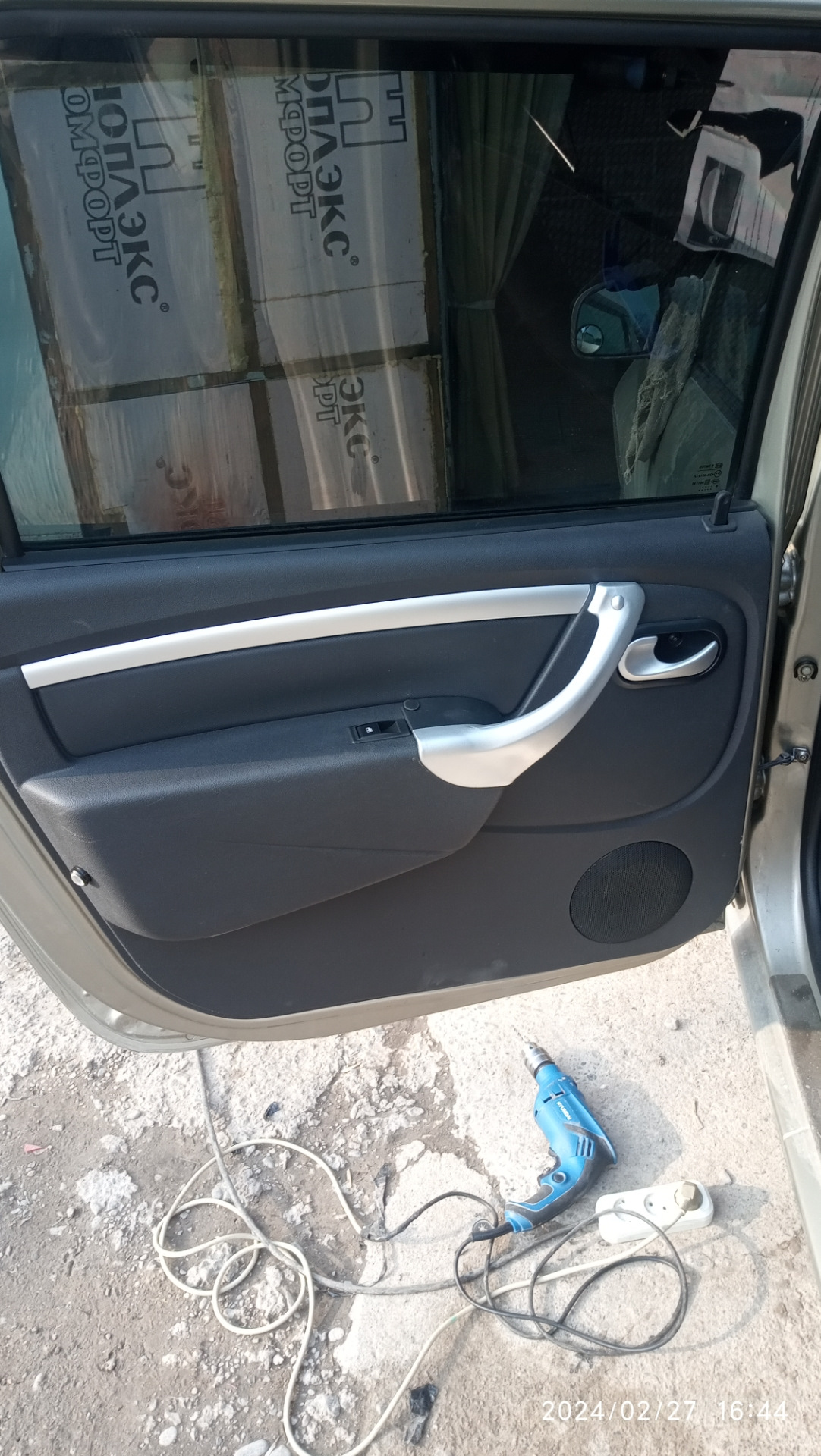 Задние внутренние ручки дверей на Ларгусе — Lada Ларгус, 1,6 л, 2018 ...