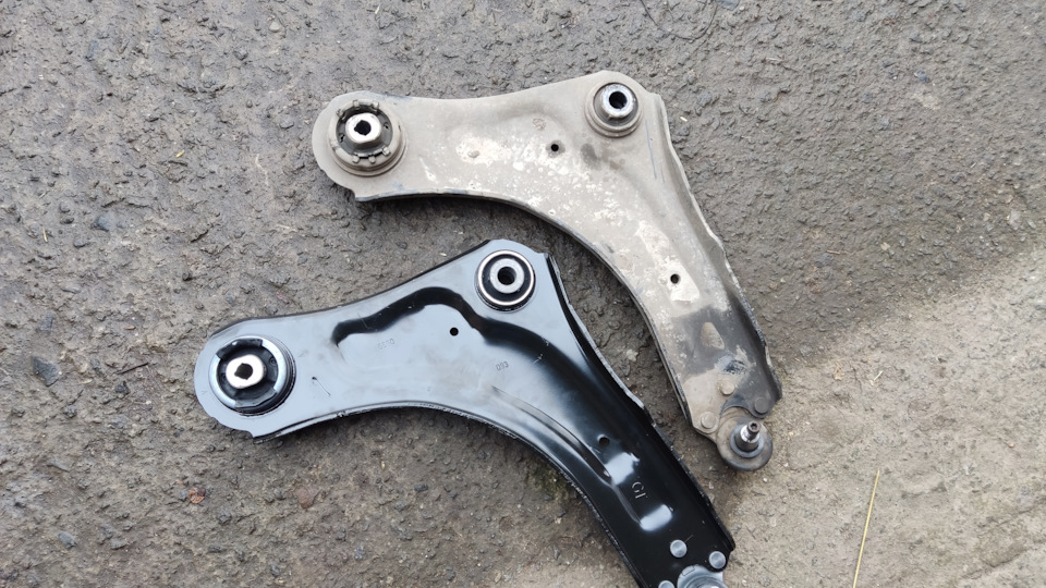 Замена передних рычагов — Renault Scenic III, 2 л, 2012 года | своими ...