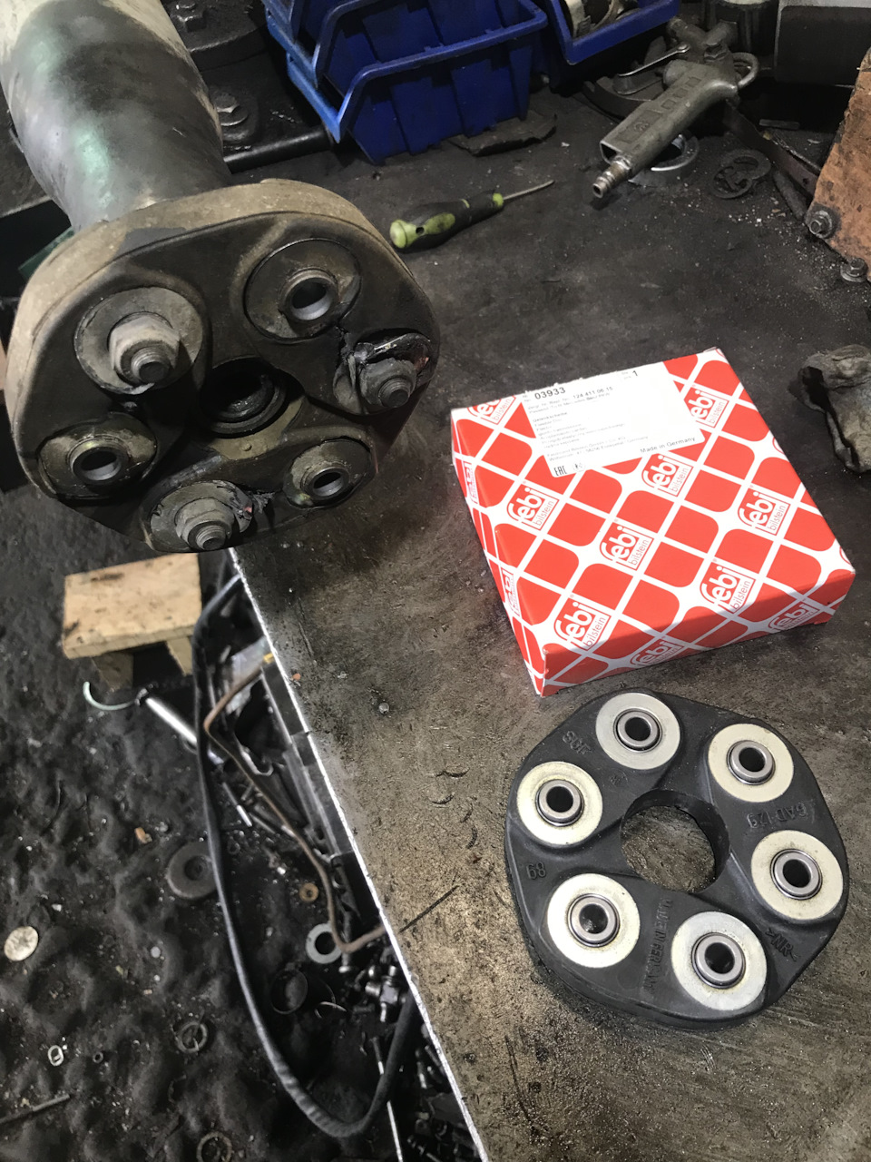 Замена муфты кардана ! — Mercedes-Benz E-Class (W210), 2 л, 1999 года ...