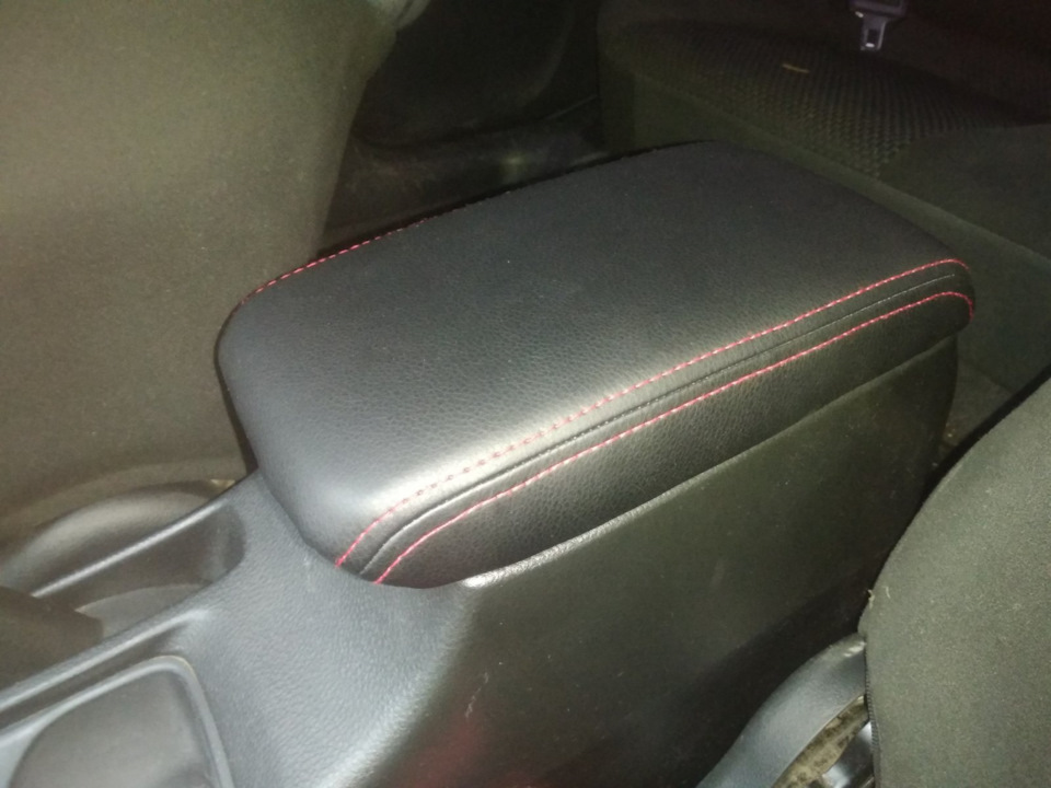 Обшивка подлокотника. Lancer 9 — Mitsubishi Lancer IX, 1,6 л, 2005 года ...