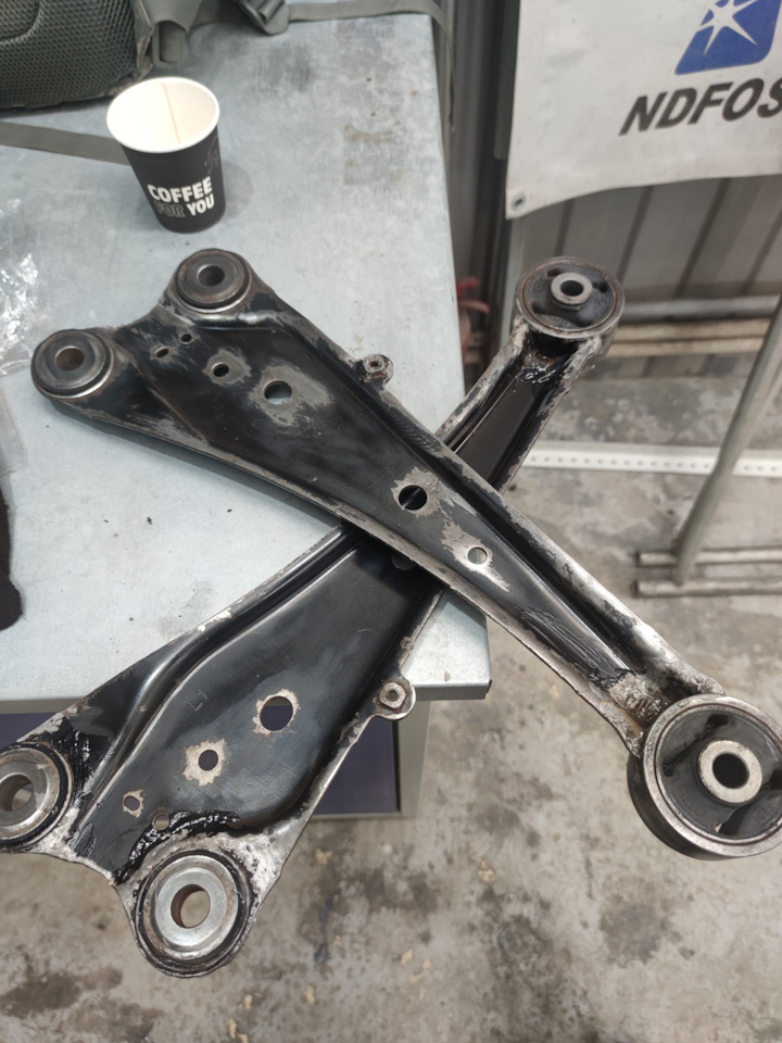 4876042010 САЙЛЕНТБЛОК ЗАДНЕГО ПРОДОЛЬНОГО РЫЧАГА. TOYOTA LEXUS ...