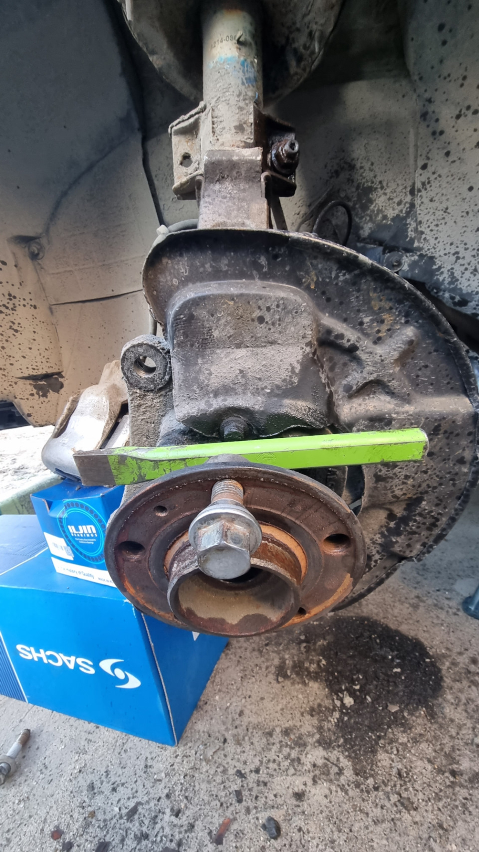 26. Передняя подвеска — Volvo S60 (1G), 2,4 л, 2007 года | своими ...