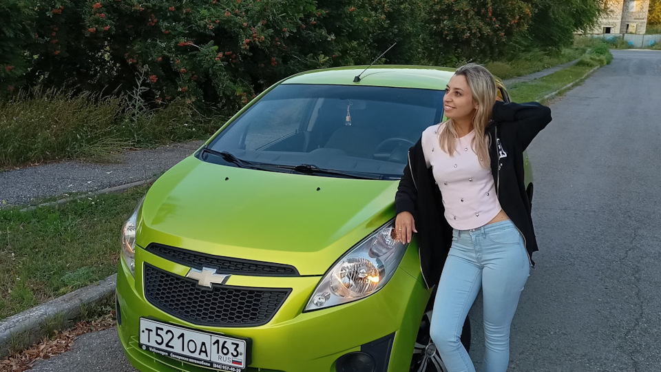 Посоветуйте подлокотник, который сюда встанет !) еще бы чехлы приличные постелить … — Chevrolet ...