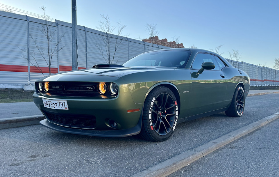 Наклейки на колеса — Dodge Challenger, 5,7 л, 2020 года | стайлинг | DRIVE2