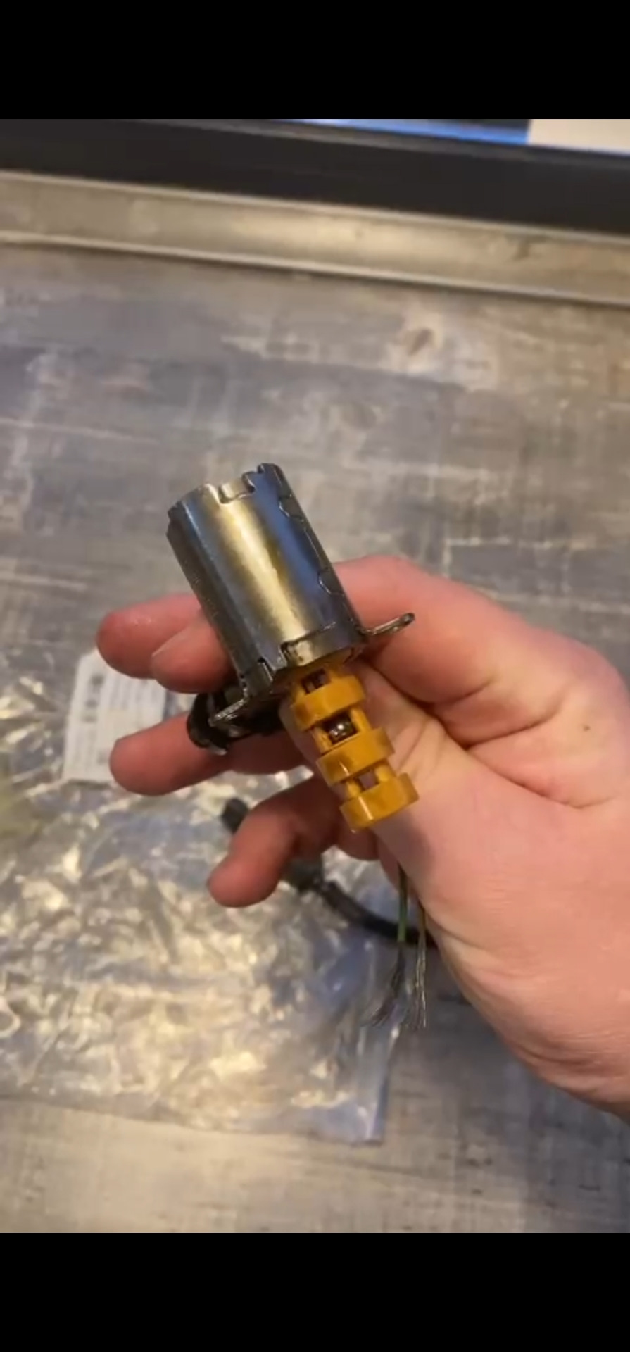 Клапан масляного насоса имеет неисправность или ошибка P06DA00 ...