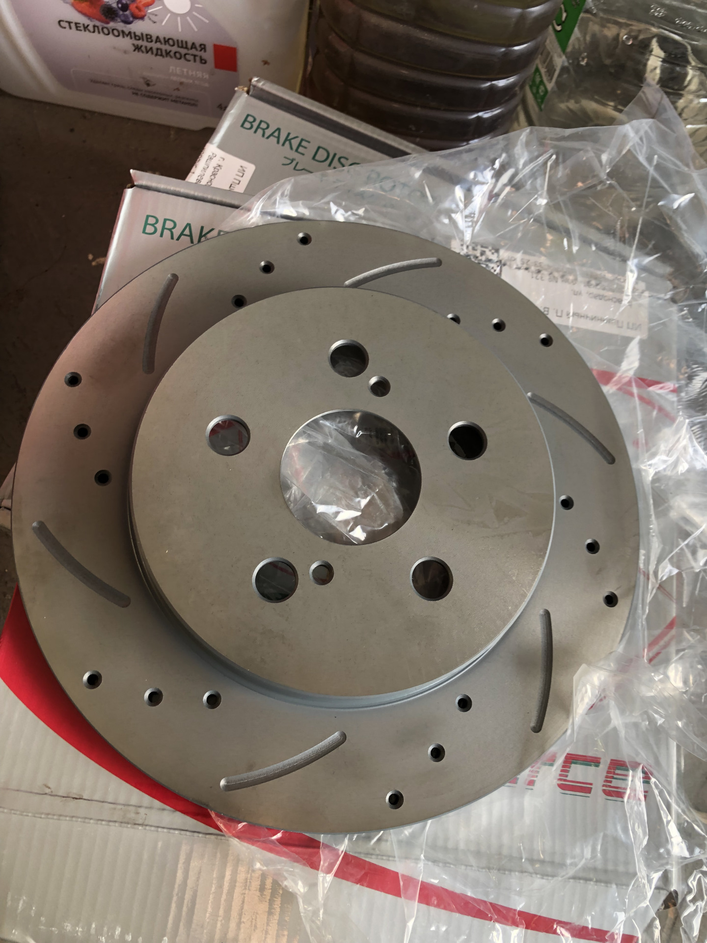 Замена передних стоек, передних и задних тормозных дисков — Toyota ...