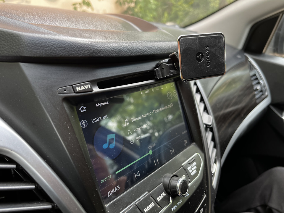 Держатель телефона Arroys в CD слот — SsangYong Actyon (2G), 2 л, 2014 года | аксессуары | DRIVE2