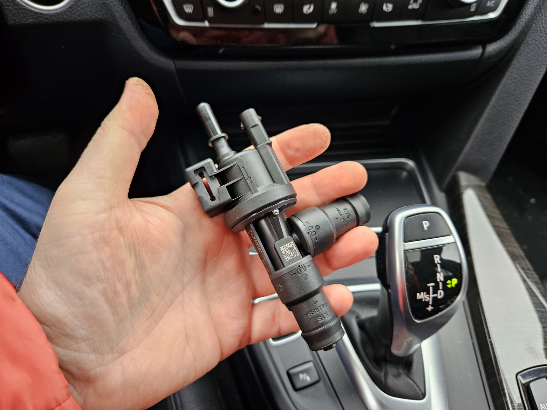 Клапан вентиляции топливного бака — BMW 3 series (F30), 2 л, 2016 года ...