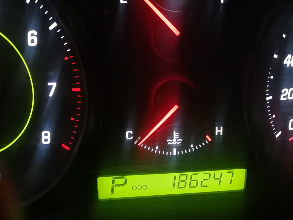 Замена передних тормозных колодок. — Chevrolet Captiva (1G), 2,4 л ...