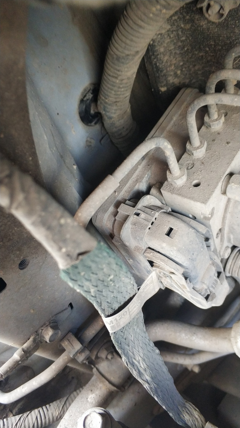 Заглушки 17313-35000 в колесных арках — Hyundai Creta (1G), 1,6 л, 2017 ...