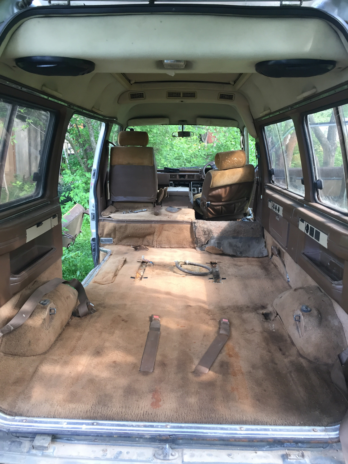 Работы по машине небольшими темпами продвигаются — Ford Spectron, 1,8 л ...