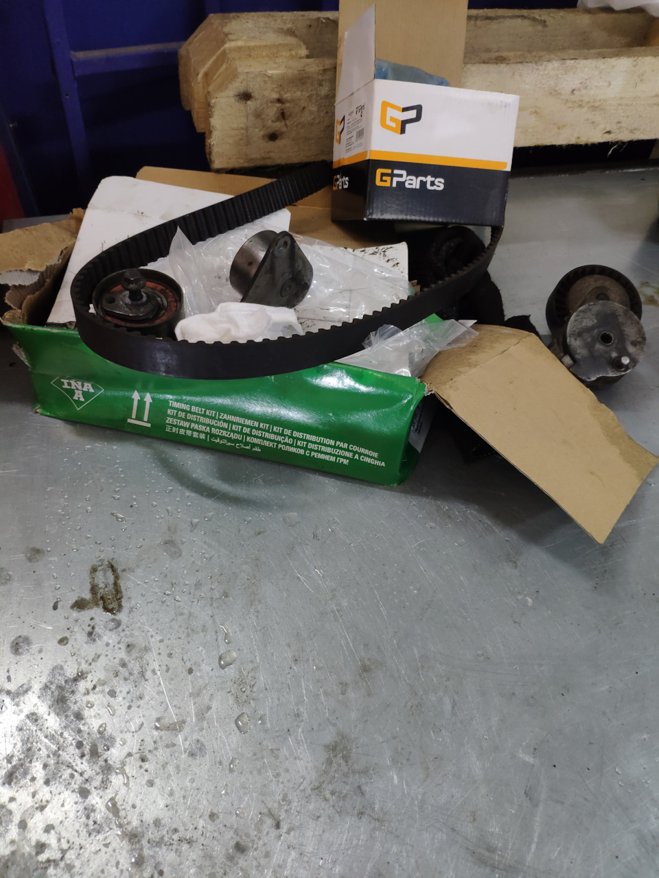 Замена ремня ГРМ, роликов, свечей. — Volvo S80 (2G), 2,5 л, 2011 года ...