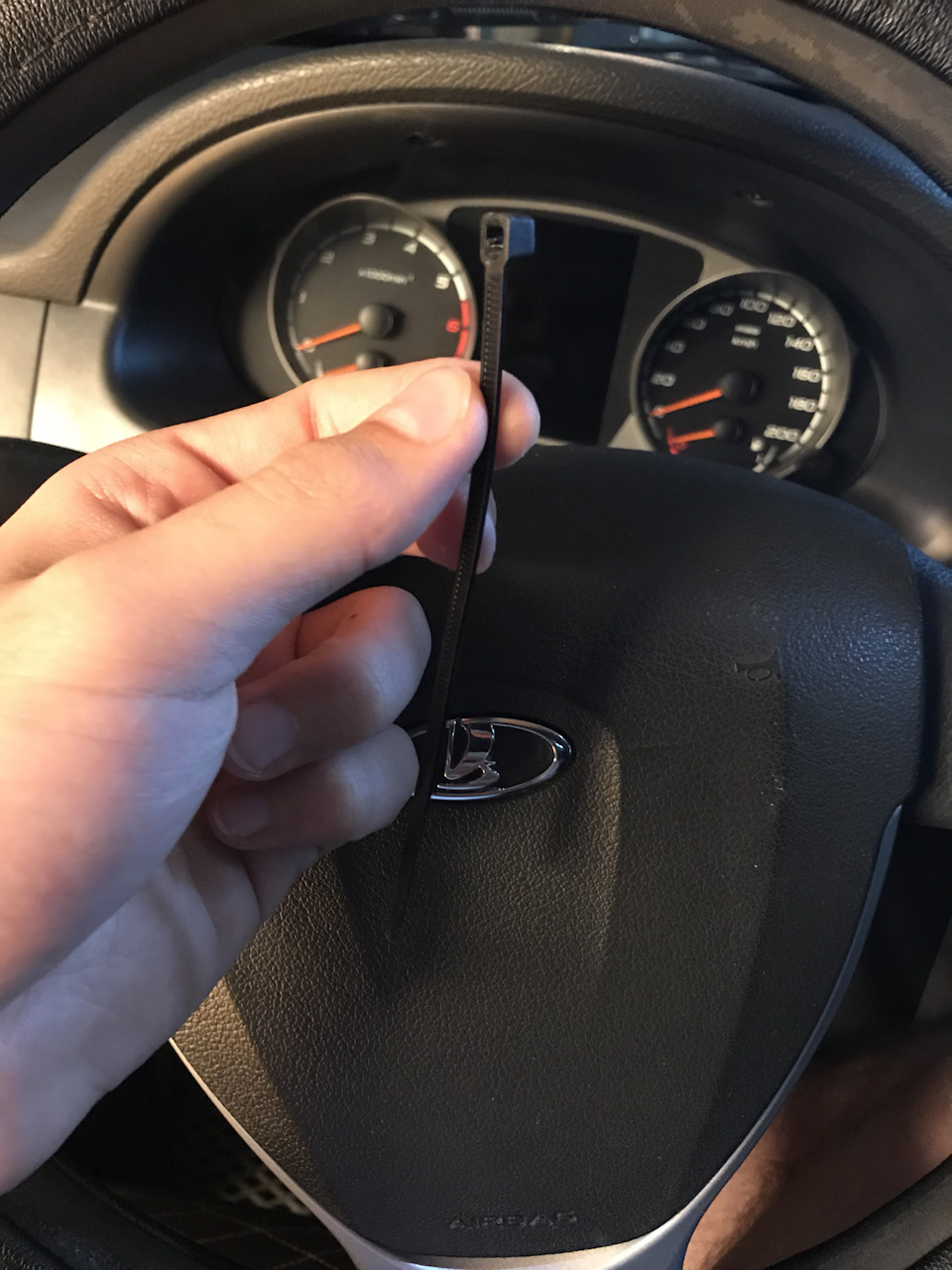Типичный очечник в приоре — Lada Приора седан, 1,6 л, 2013 года ...