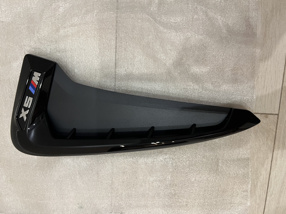 51712354931 Декорат.решетка черн.блест.боковая лев. BMW | Запчасти на ...