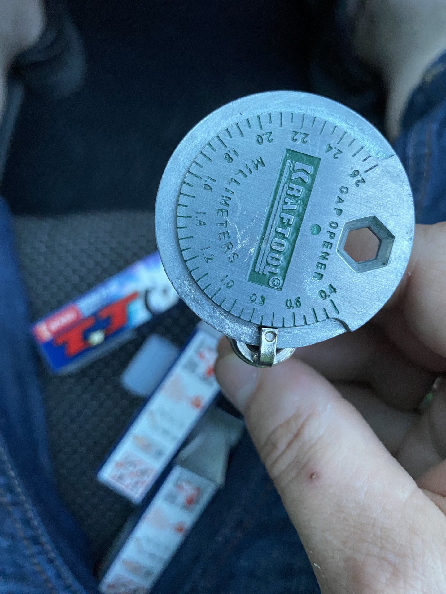 Зазор свечей зажигания Denso T20TT — KIA Spectra, 1,6 л, 2006 года ...