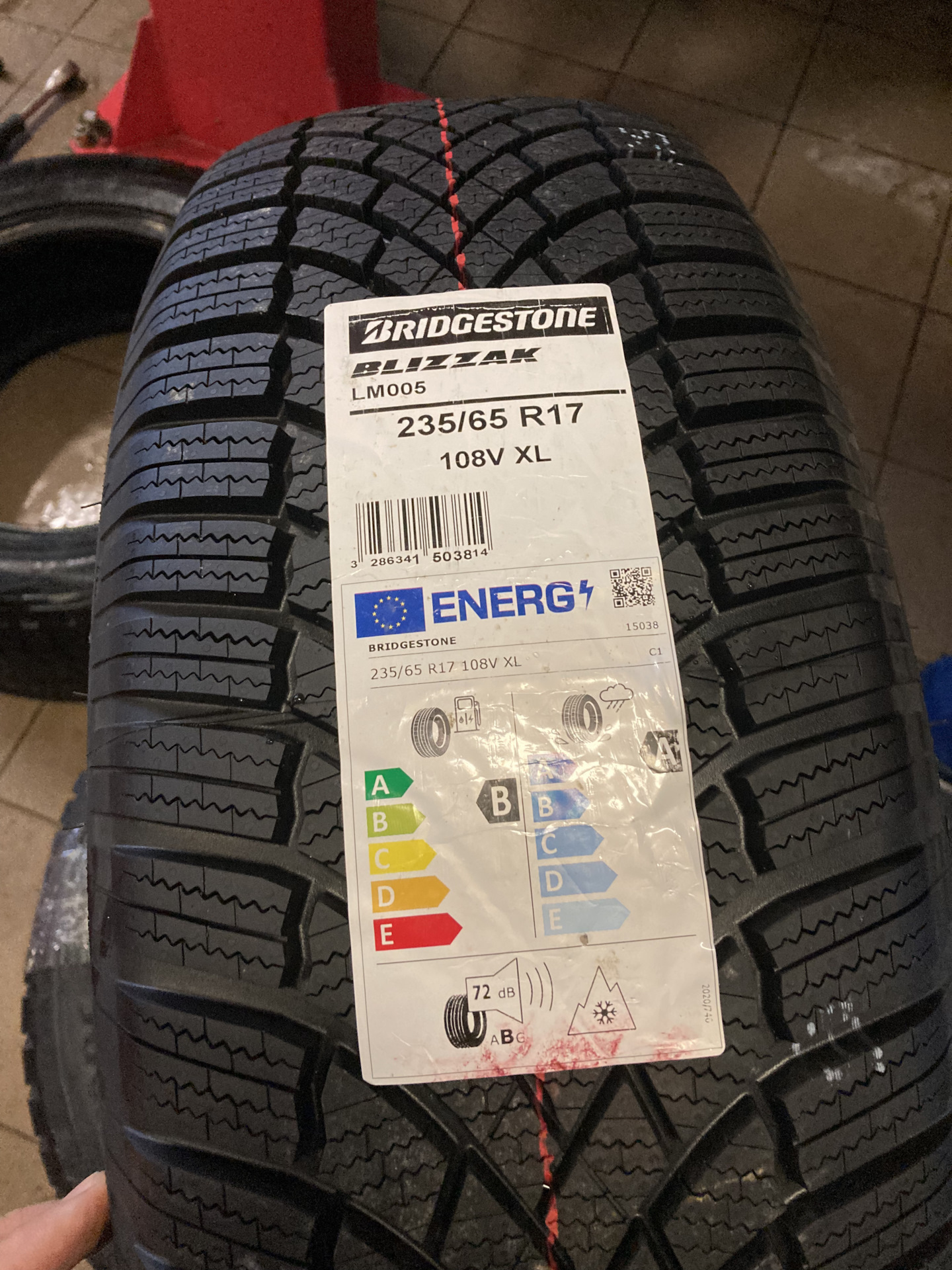 Bridgestone Blizzak LM005 235/65 R17 108VXL — Volkswagen Touareg (1G ...