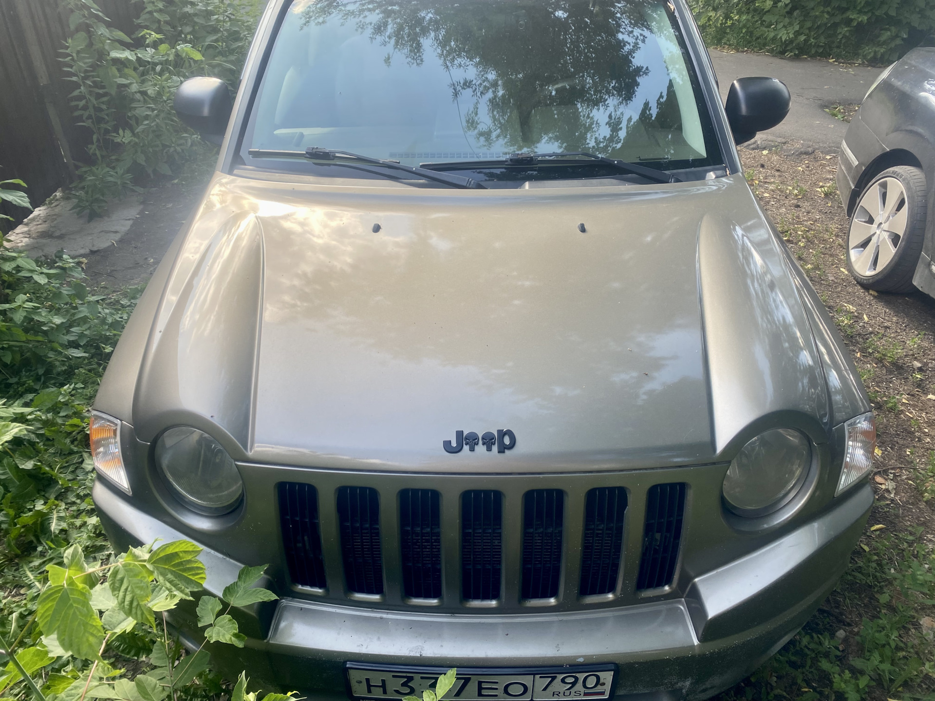Злые шильдики jeep😈 — Jeep Compass (1G), 2,4 л, 2008 года | аксессуары ...