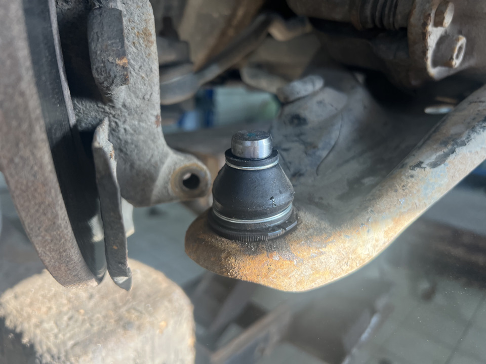 Замена пыльника и шаровых — Renault Logan (1G), 1,6 л, 2008 года ...