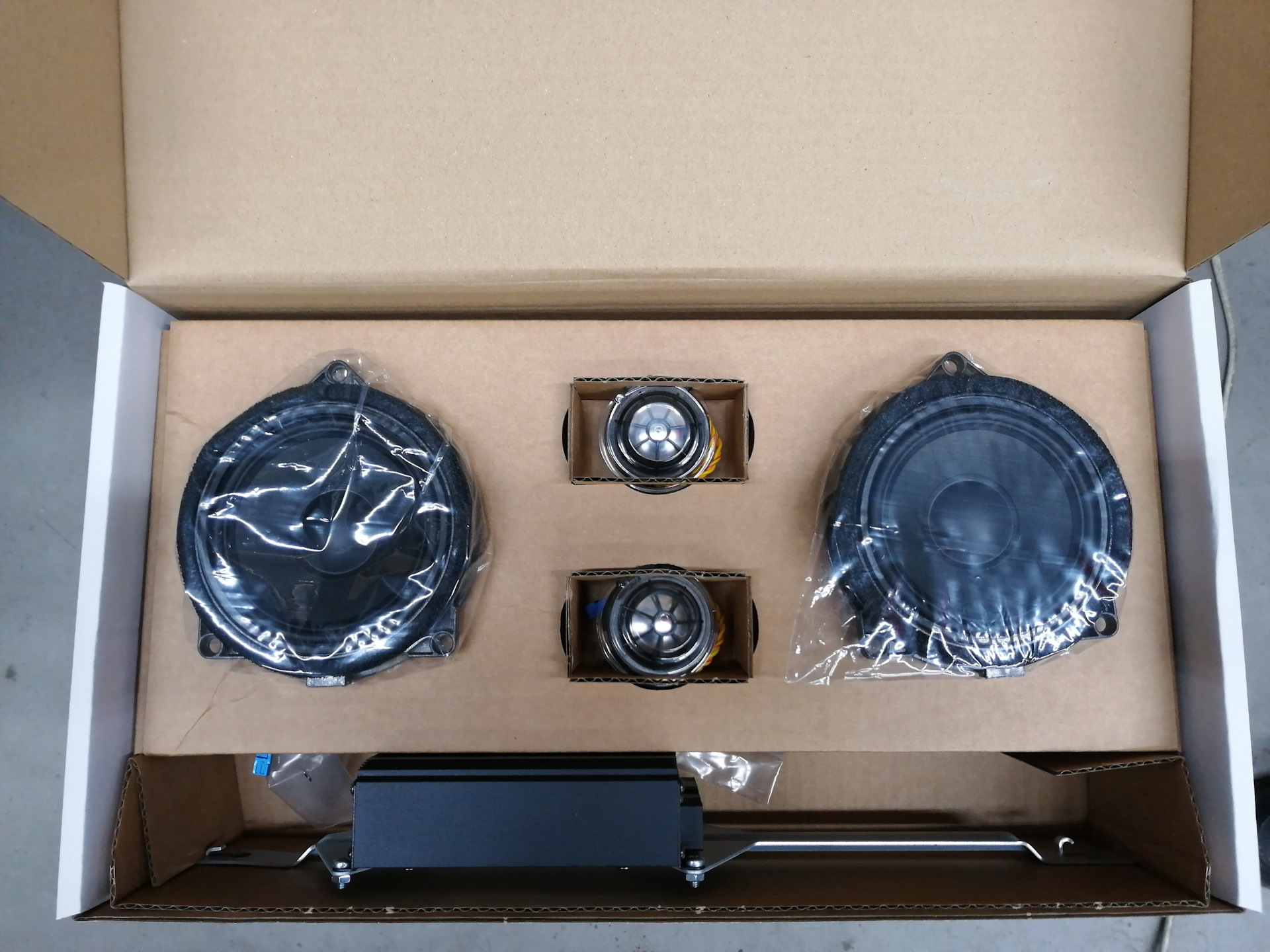 Улучшение акустики с помощью BMW Hi-Fi Alpine kit — KADR на DRIVE2