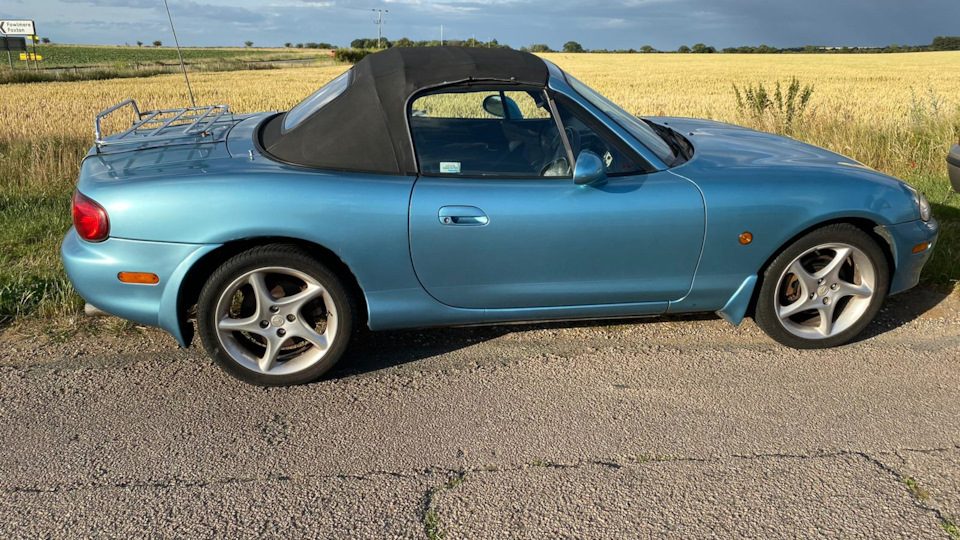 Mazda MX-5/Miata (NB) 1.8 бензиновый 2002 | ARCTIC BLUE на DRIVE2