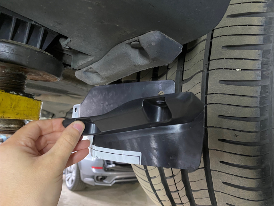 Задние пылезащитные кромки — BMW X6 (F16), 3 л, 2016 года | визит на ...