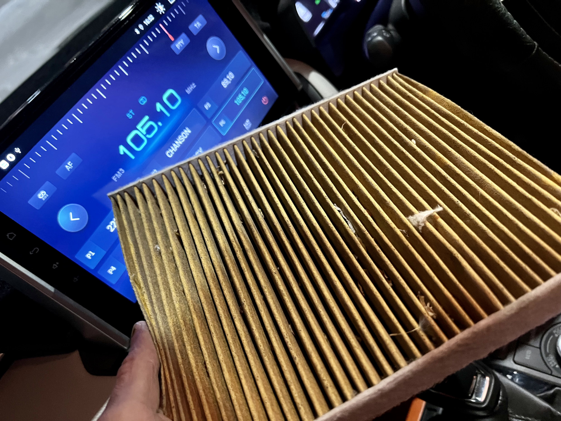 Установил фильтр салонный SUFIX, угольный, арт. SSC-1044 — Toyota RAV4 (5G), 2 л, 2019 года ...