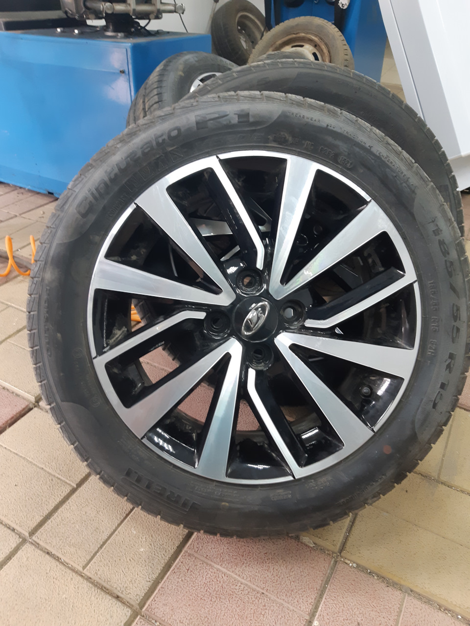 Диски R15 — Lada Гранта (2G) FL, 1,6 л, 2021 года | колёсные диски | DRIVE2