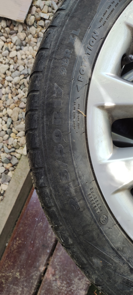 Шины зимние нешипованные Nokian 225/55 R17, литые диски Skoda 7,5Jx17 ...