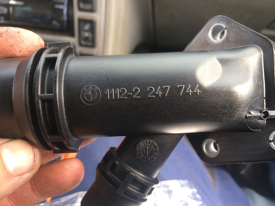 Замена патрубка системы охлаждения — BMW 5 series Touring (E39), 2,5 л ...