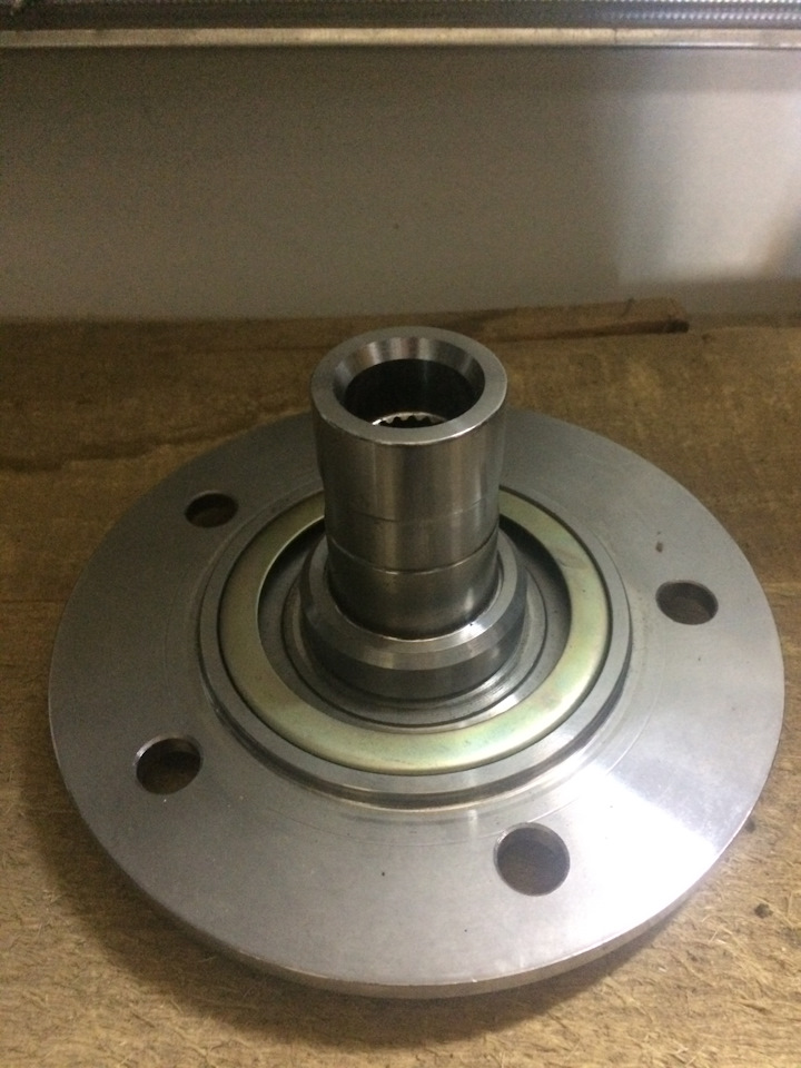 21230310301400 Ступица переднего колеса с втулкой сальника в сборе LADA ...