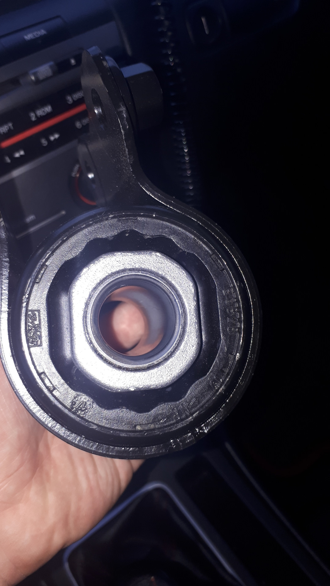 #19 Задние сайлентблоки передних рычагов — Mazda 3 MPS (1G), 2,3 л ...