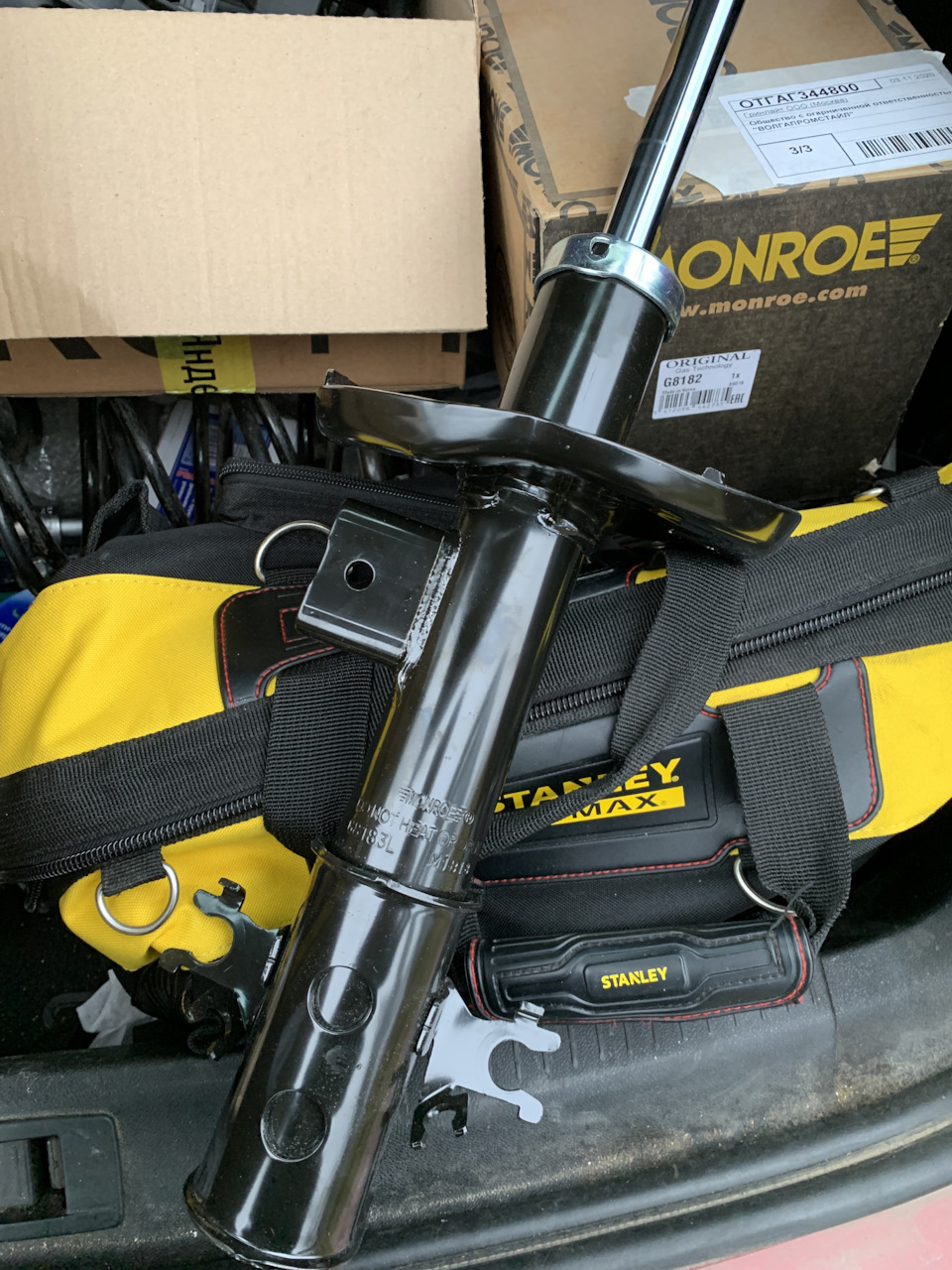 Амортизаторы — Renault Laguna III, 2 л, 2008 года | расходники | DRIVE2