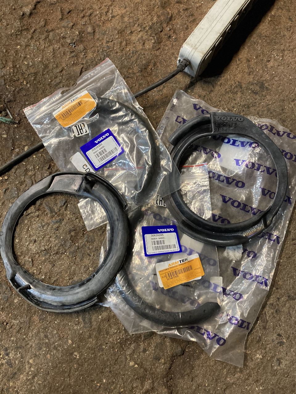 30639285 ПРОСТАВКА ЗАДНЕЙ ПРУЖИНЫ ВЕРХНЯЯ. Volvo | Запчасти на DRIVE2