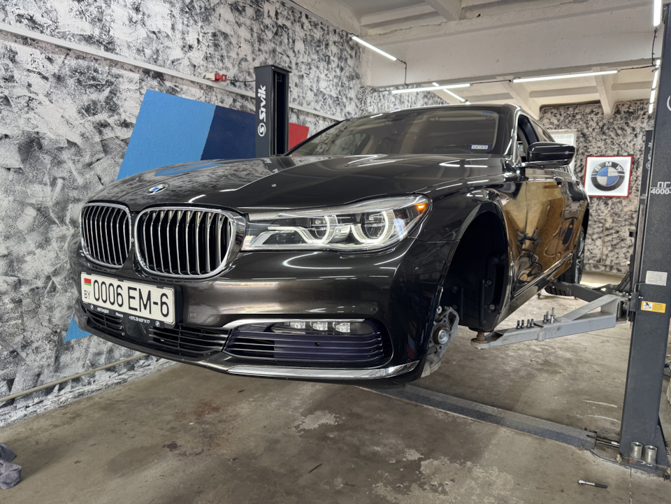 Передние тормоза (диски/колодки) — BMW 7 series (G11/G12), 3 л, 2016 ...